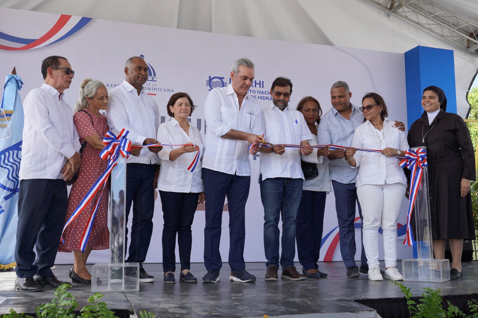 Gobierno entrega obras hidráulicas realizadas en el río Baní para proteger miles de familias y ...